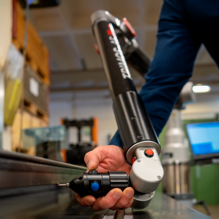 Articulated arm for large parts - Trimos Metrology